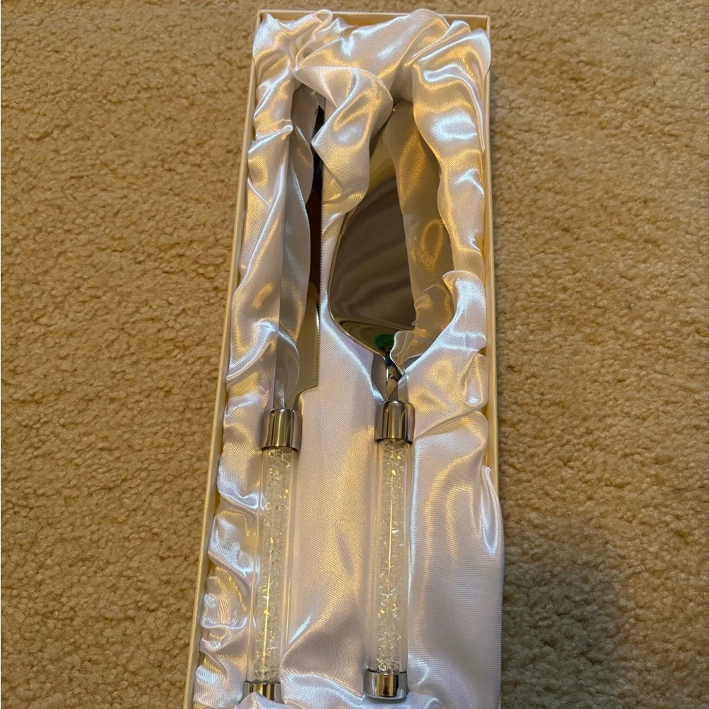 Oleg Cassini | Dining | Oleg Cassini Silver Cake Knife And Server ...